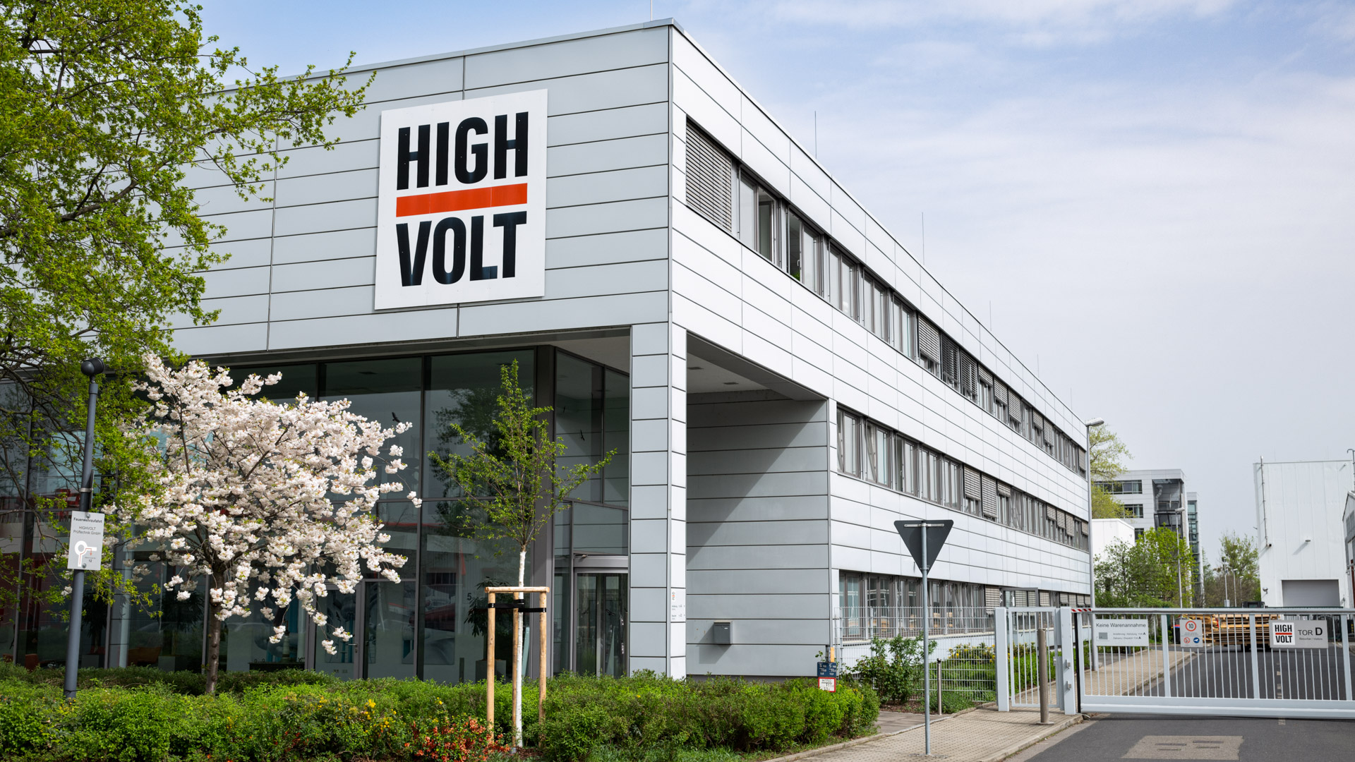 HIGHVOLT Prüftechnik Dresden GmbH & Major Expansion Project at Siemens Energy: One-of-a-Kind ...